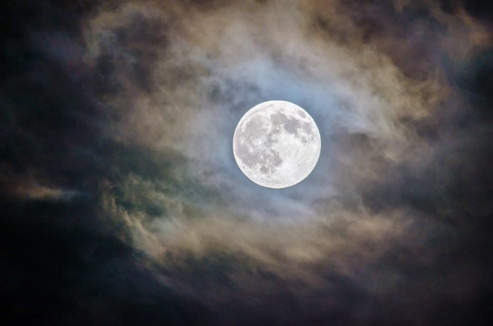 Científicos chinos desarrollan una 'Luna' artificial - Emprendedor