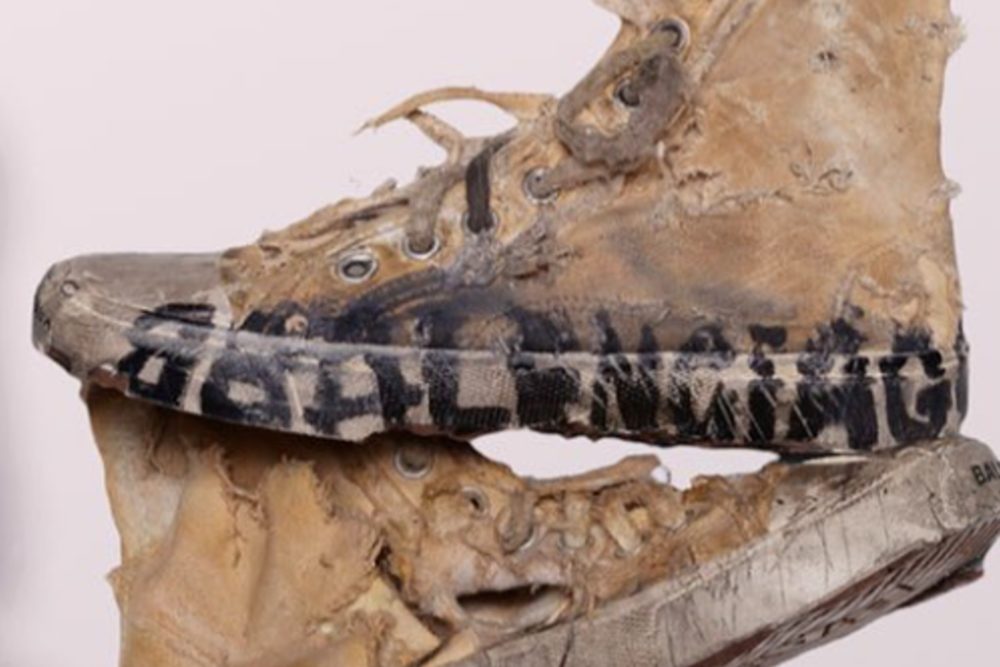 Los memes de Balenciaga por sus polémicos tenis sucios y 'destruidos ...