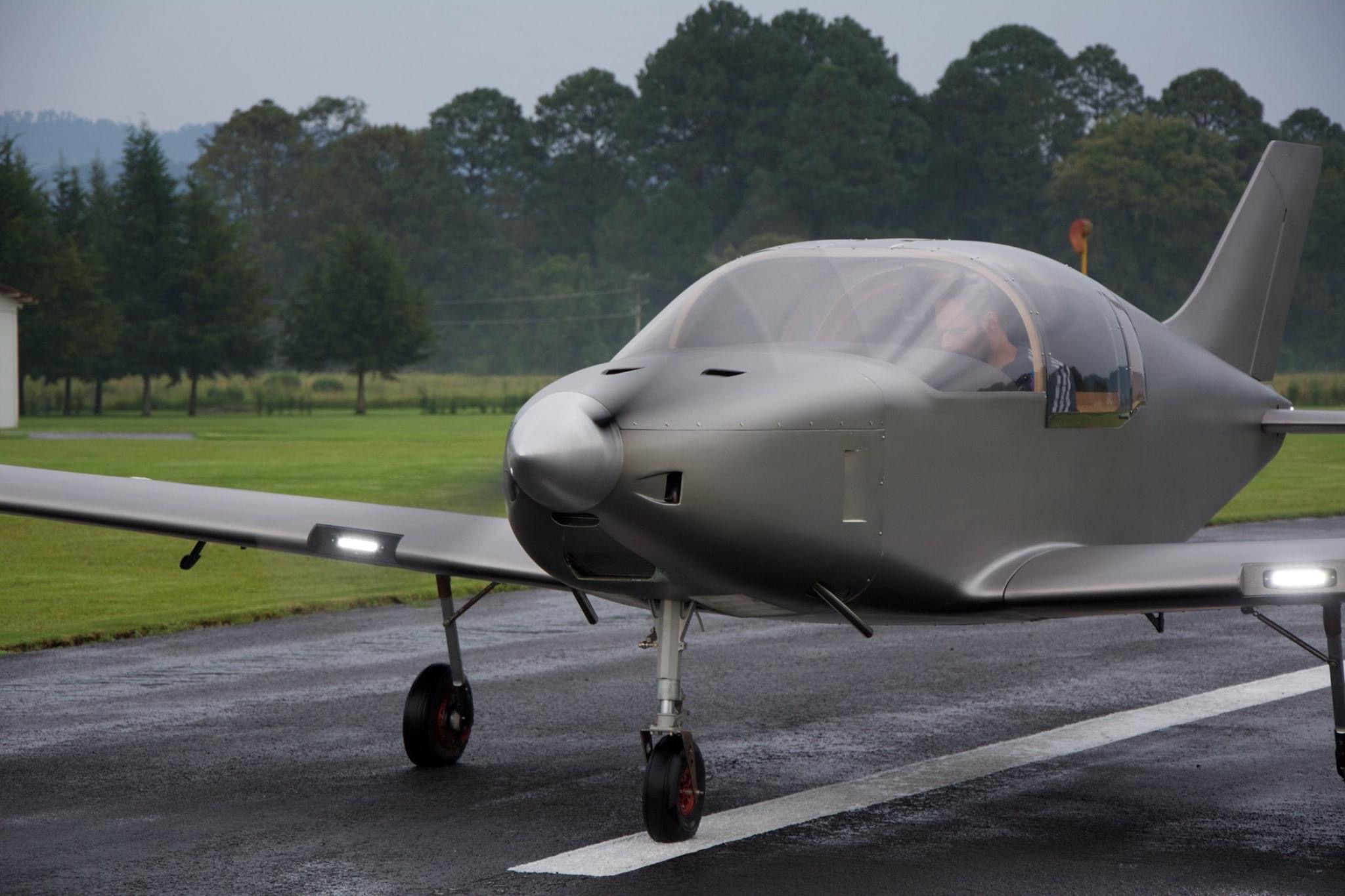 Halcón II, primer avión hecho en Guanajuato por egresados del IPN y ...