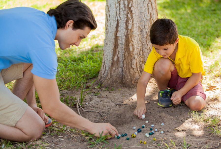 ¿Cómo se juega a las canicas? Tipos e historia - Emprendedor