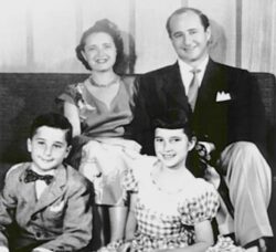 Barbie y Ruth Handler, la emprendedora que convirtió una muñeca vendida ...