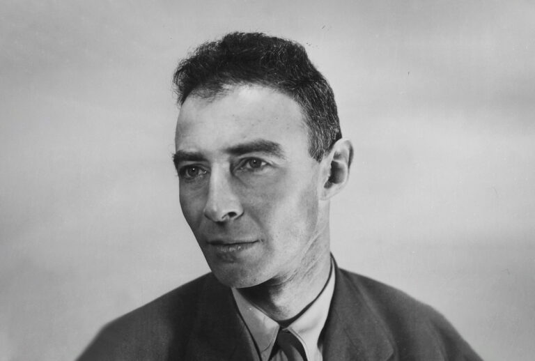 ¿Quién fue Oppenheimer? El hombre que creó la bomba atómica y luego ...