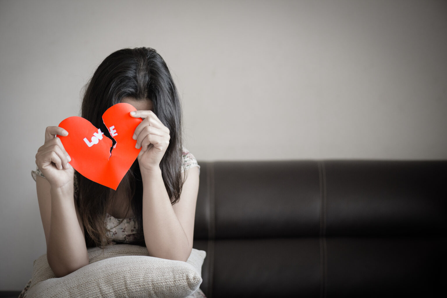 ¿Cómo te afecta el “corazón roto” en tu vida profesional? - Emprendedor