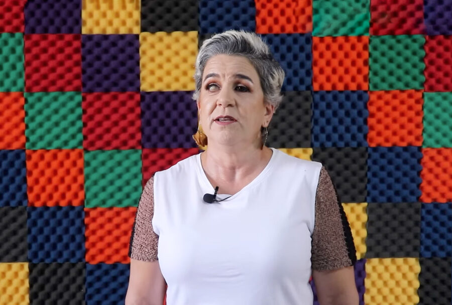 La mexicana Carla Herrera es la primera persona invidente graduada de la Maestría en Derecho en ...