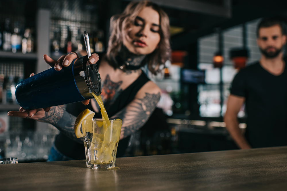 ¿Quieres abrir un bar? Estos son los trámites y costos clave - Emprendedor