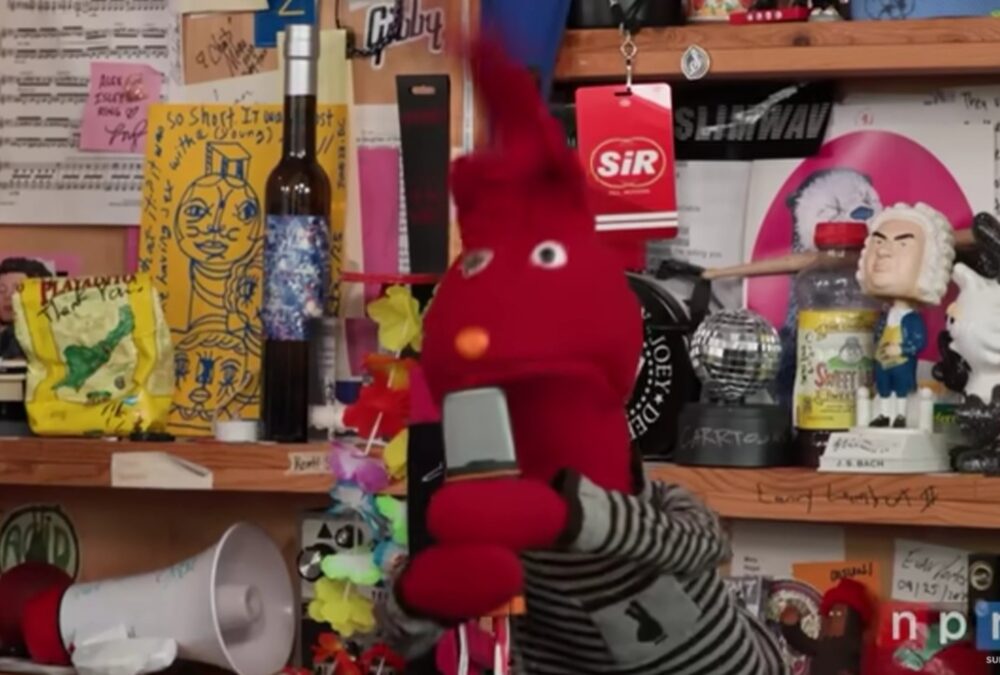 'Alza la mano si eres…': 31 Minutos lanza dardo político en su Tiny ...